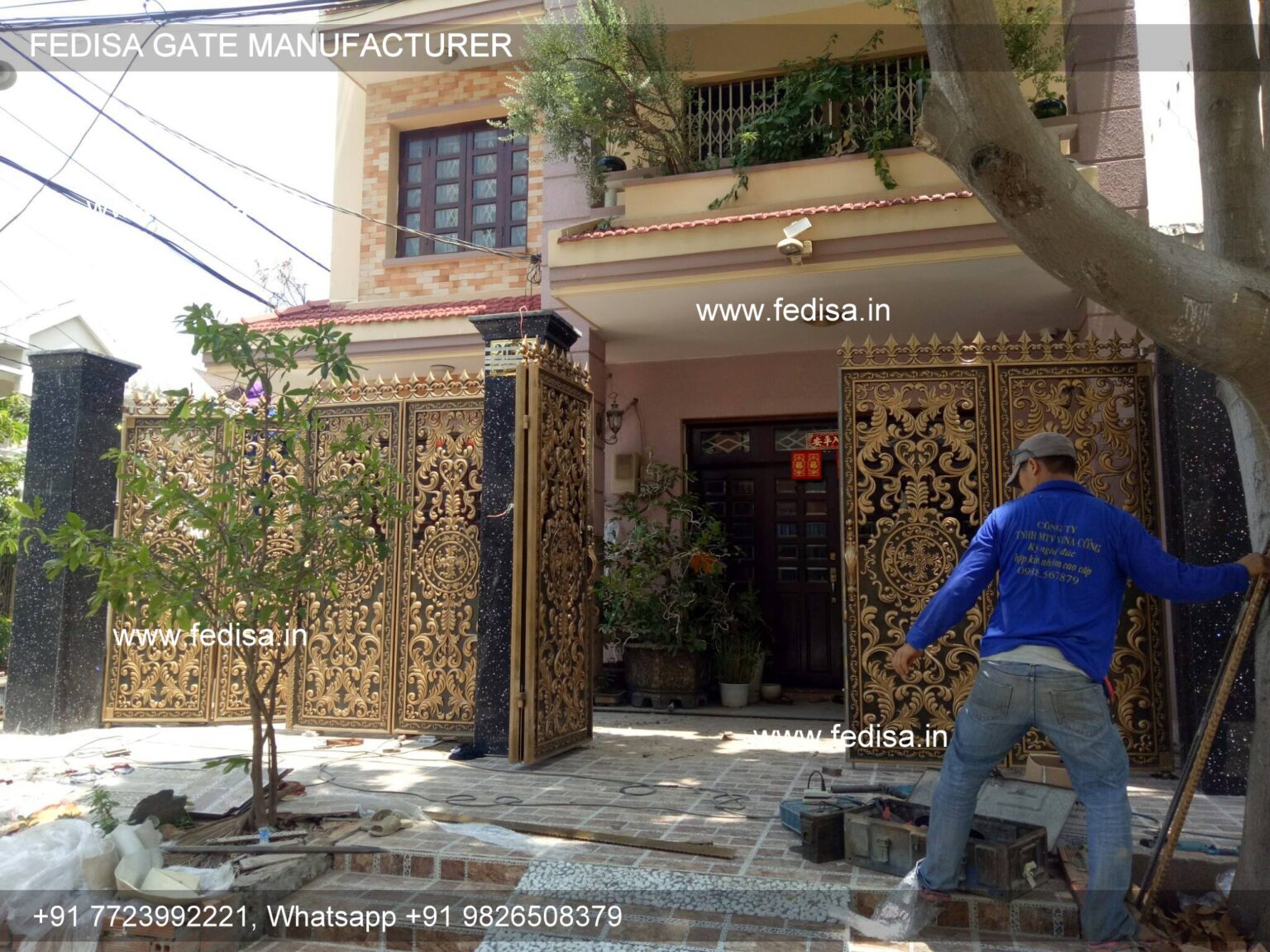 Steel Main Gate Design Big Gate With Small Gate Box Pipe Gate Design ...